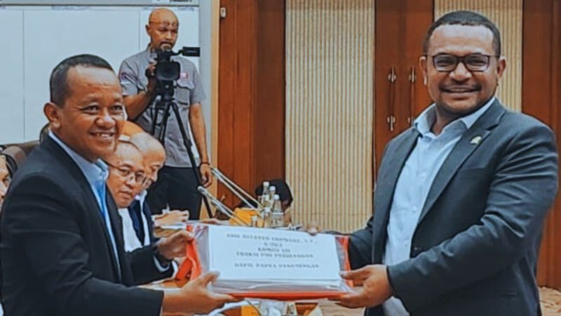 Anggota DPR RI Arif Riyanto Uopdana Serahkan Usulan Revitalisasi dan Pembangunan Lanjutan PLTM ...